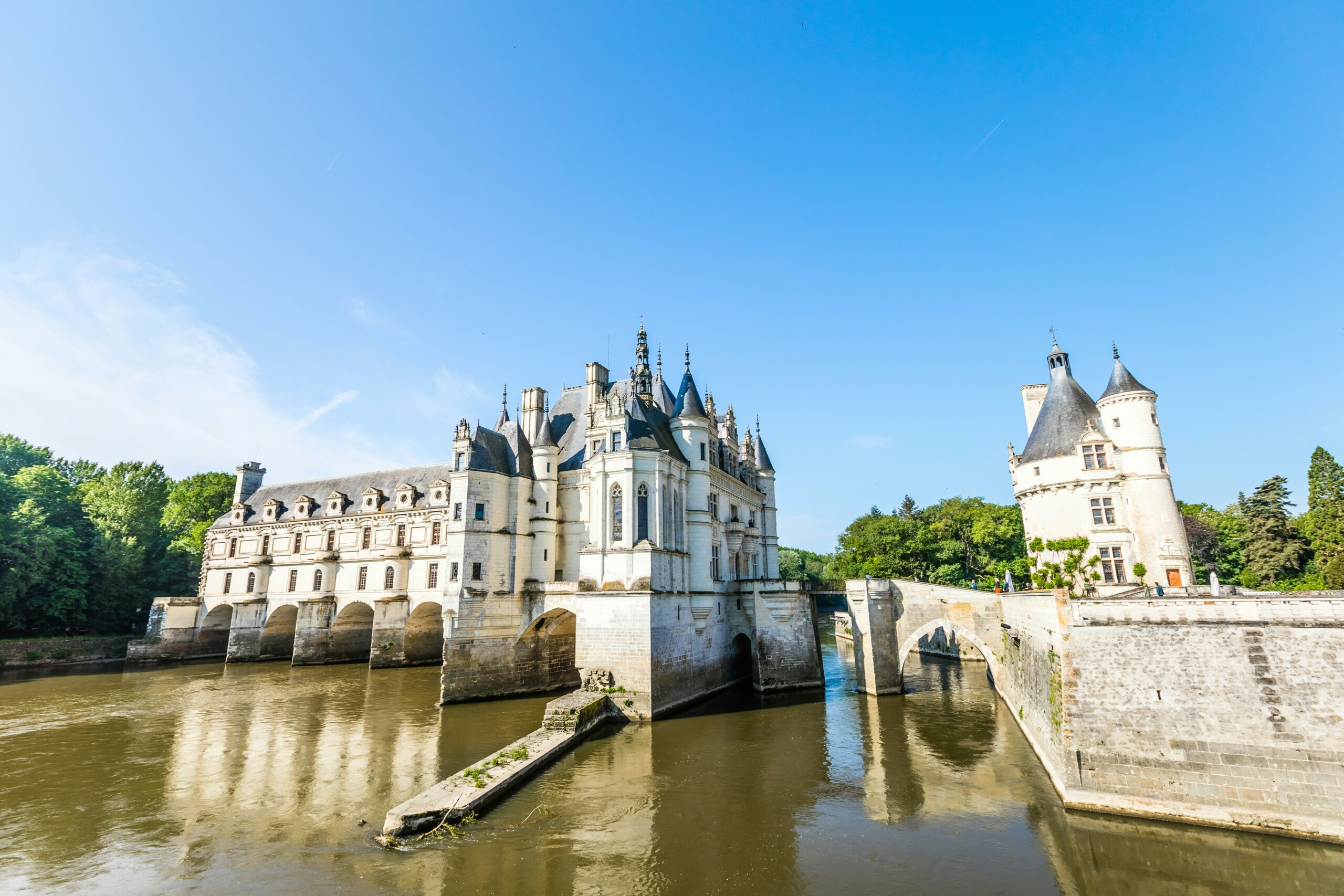 5 Castles (Palaces) Near Paris - Fat Tire Tours